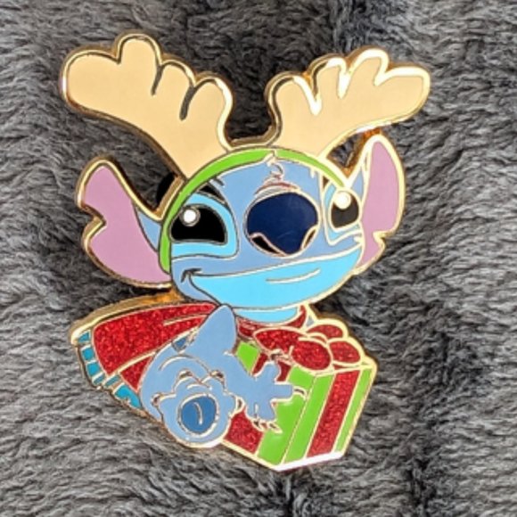 Disney | Accessories | Disney Collectible Christmas Pin Stitch From ...